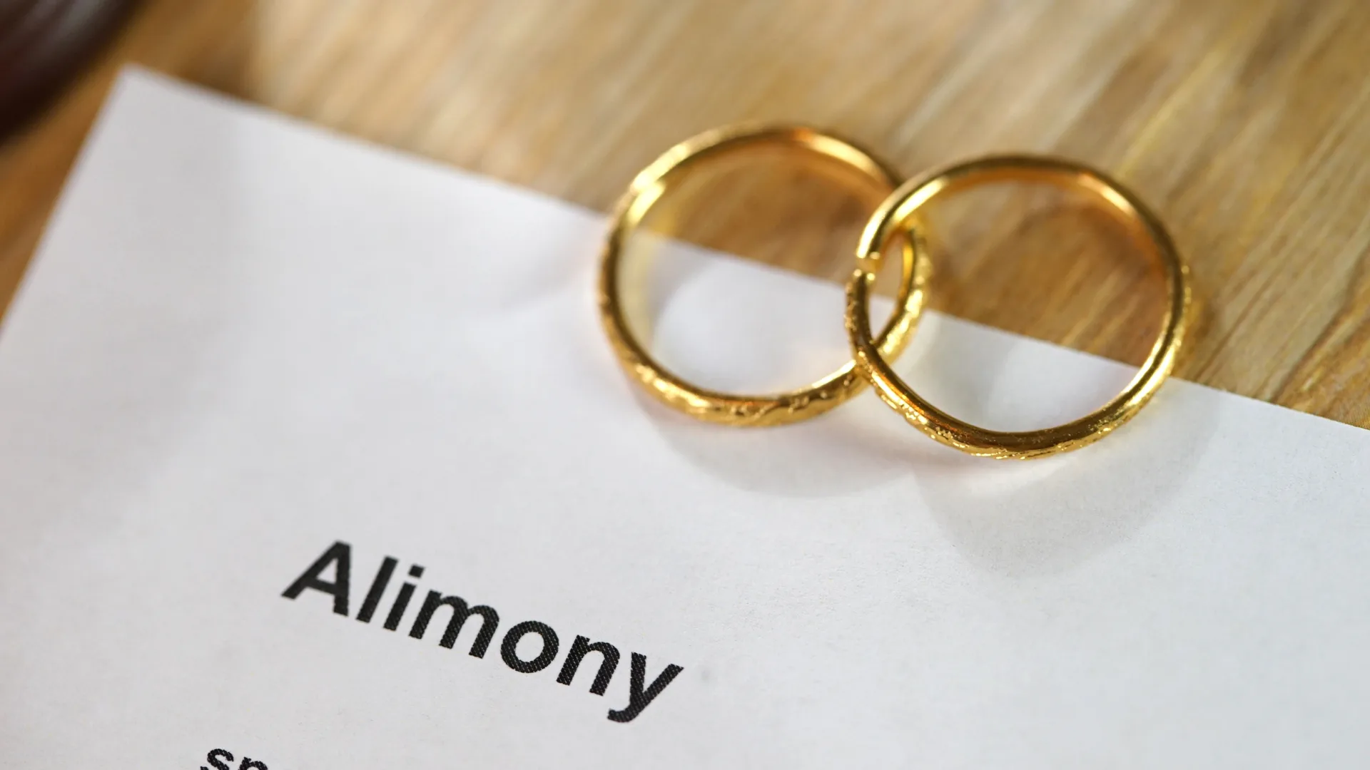 Who Pays Alimony In a Divorce? What You Should Know?